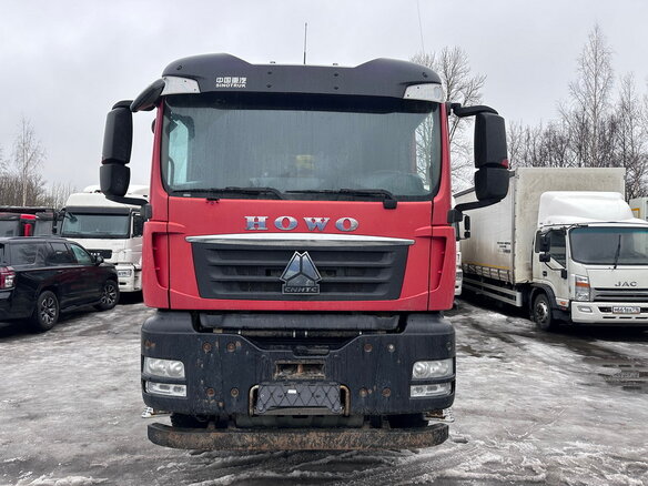 Купить б/у Sinotruk Howo HW76 дизель механика в Санкт-Петербурге: красный самосвал 2022 года на ...