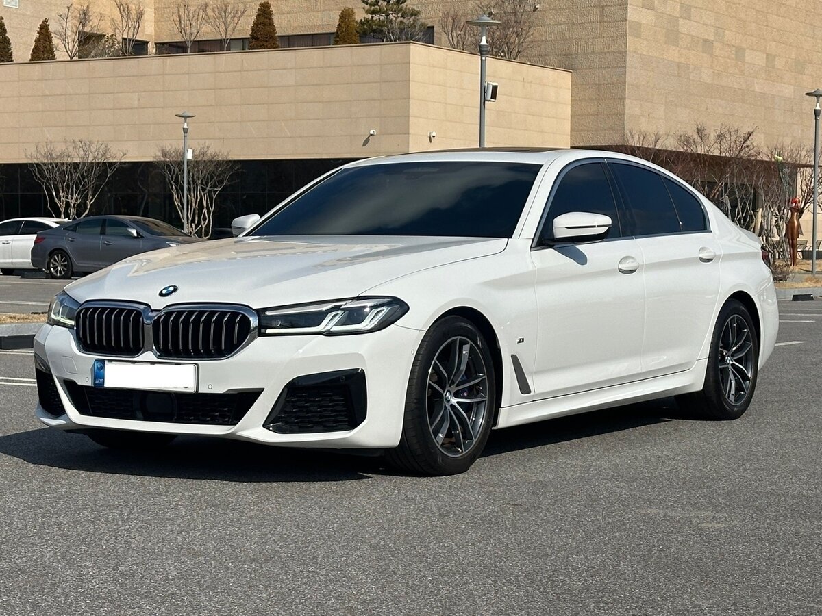 Купить б/у BMW 5 серии VII (G30/G31) Рестайлинг 520i 2.0 AT (184 л.с ...