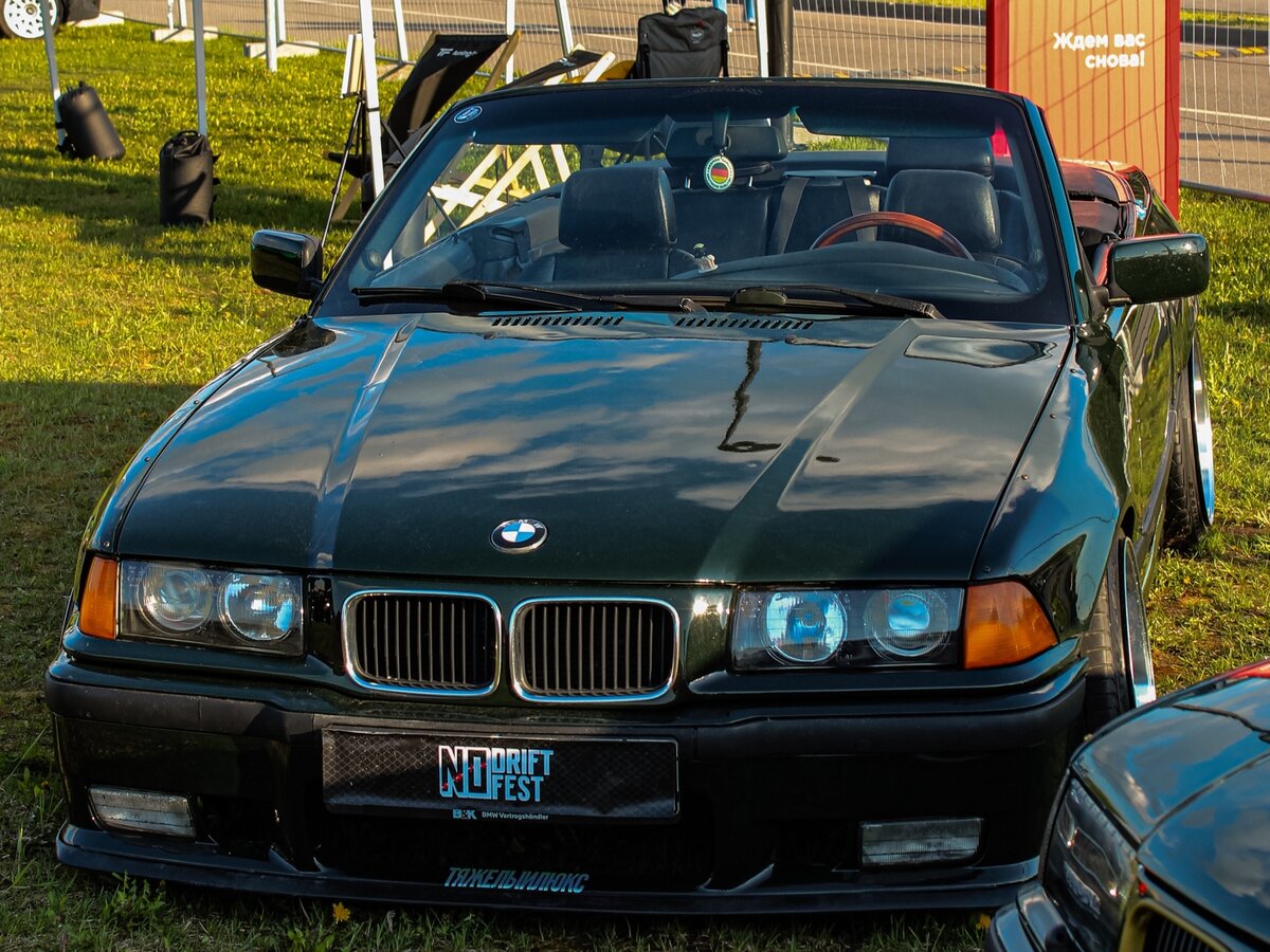 Купить б/у BMW 3 серии III (E36) 318i 1.8 MT (115 л.с.) бензин механика в Москве: зелёный БМВ 3 ...