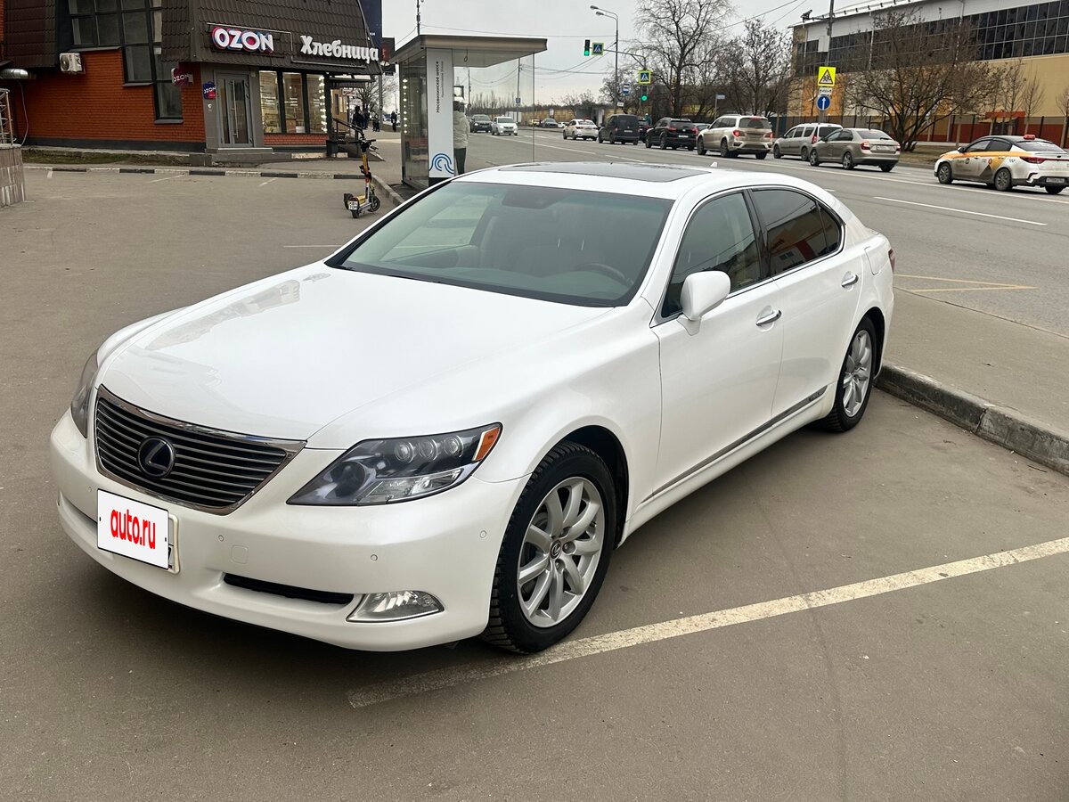 Купить б/у Lexus LS IV 600h L 5.0hyb CVT (445 л.с.) 4WD гибрид вариатор в Реутове: белый Лексус ...