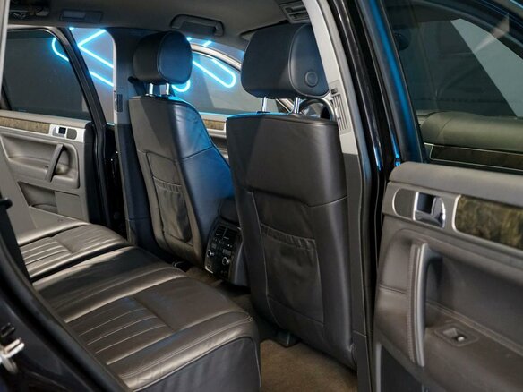 Купить б/у Volkswagen Touareg I Рестайлинг 4.2 AT (350 л.с.) 4WD бензин ...