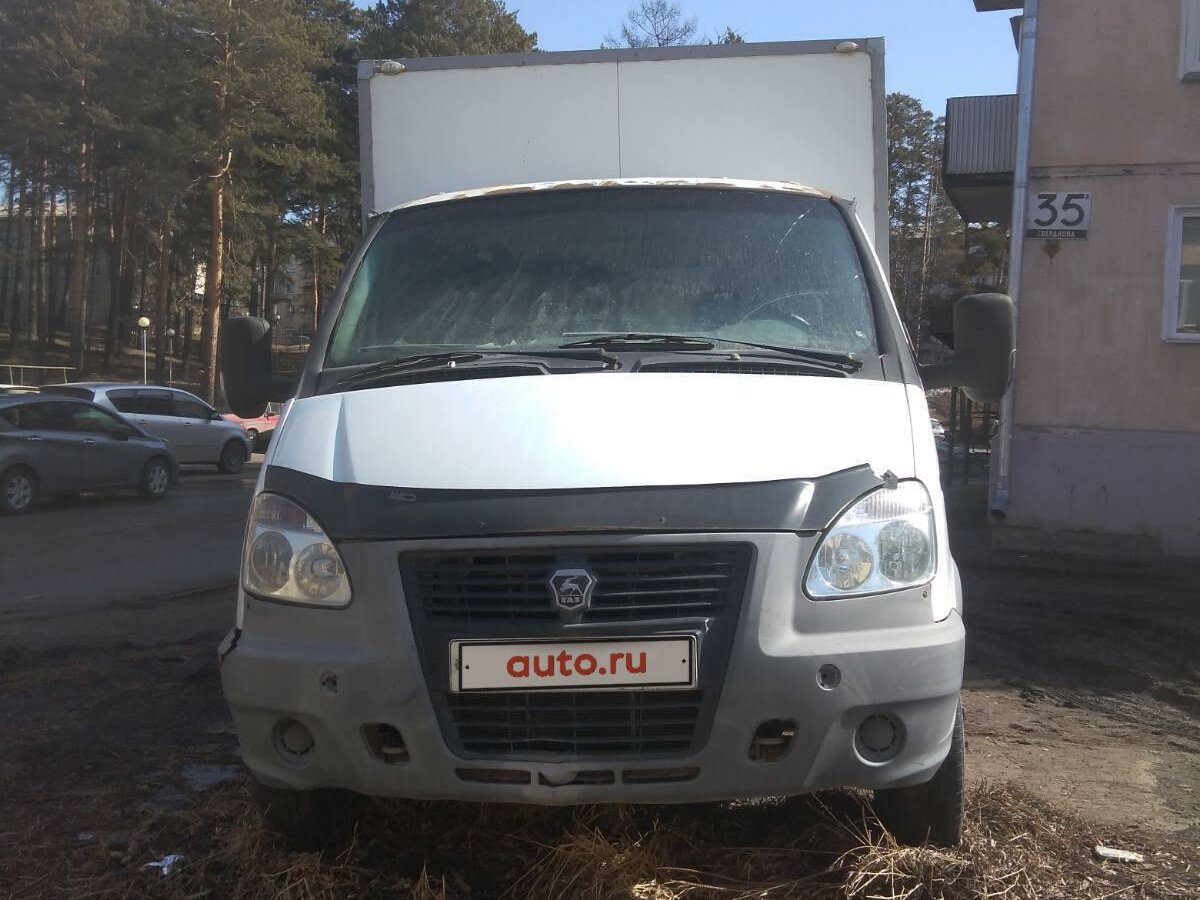 Купить б/у ГАЗ ГАЗель (3302) бензин механика в Железногорске: белый фургон для торговли 2009 ...