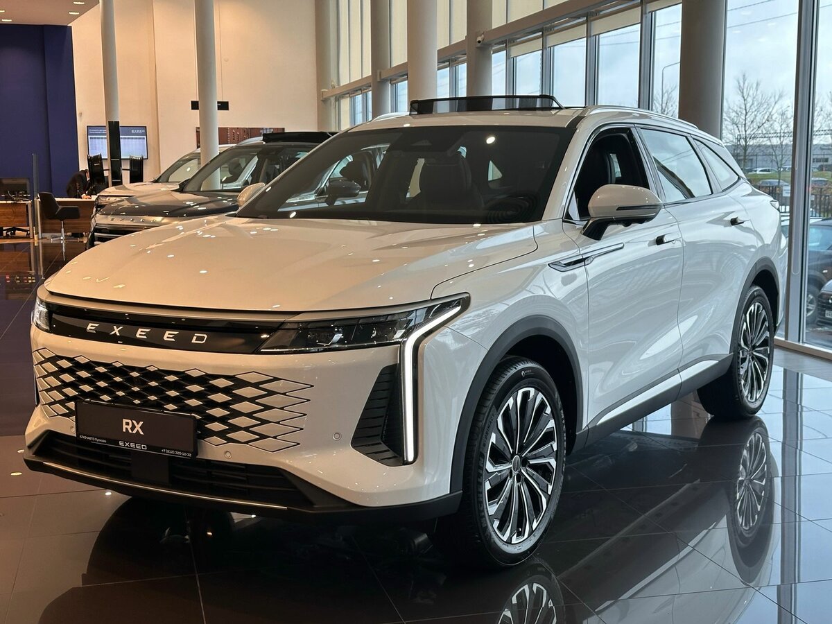 Купить новый Exeed RX 2023-2025 2.0 AMT (249 л.с.) 4WD бензин робот в Санкт-Петербурге: белый ...
