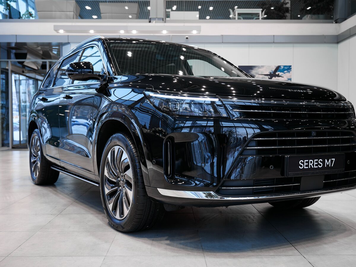 Купить новый Seres M7 2023-н.в. 1.5hyb AT (439 л.с.) 4WD гибрид автомат в Екатеринбурге: чёрный ...