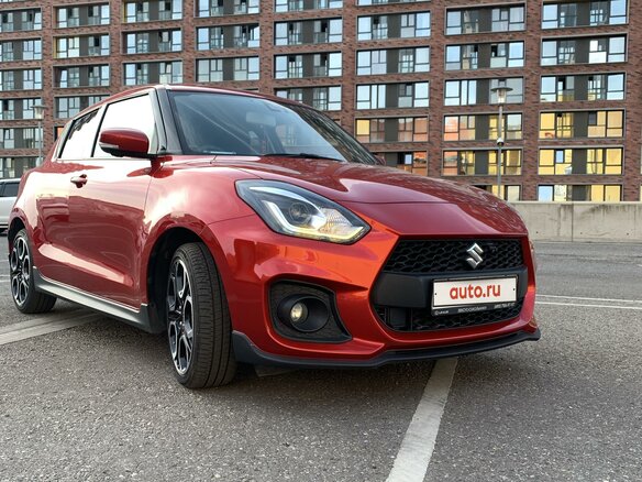 Купить б/у Suzuki Swift V 1.4 AT (140 л.с.) бензин автомат в Москве ...