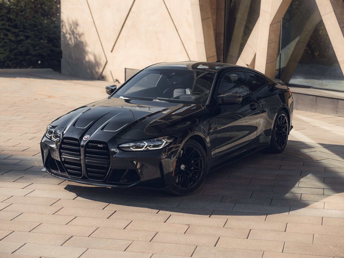 Купить б/у BMW M4 G82/G83 3.0 MT (480 л.с.) бензин механика в Москве: чёрный БМВ М4 G82/G83 купе ...