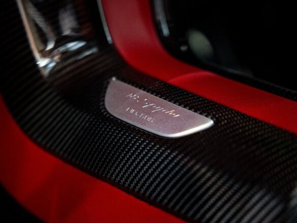 Купить б/у Porsche 918 Spyder 2013-2015 4.6hyb AMT (608 л.с.) гибрид ...