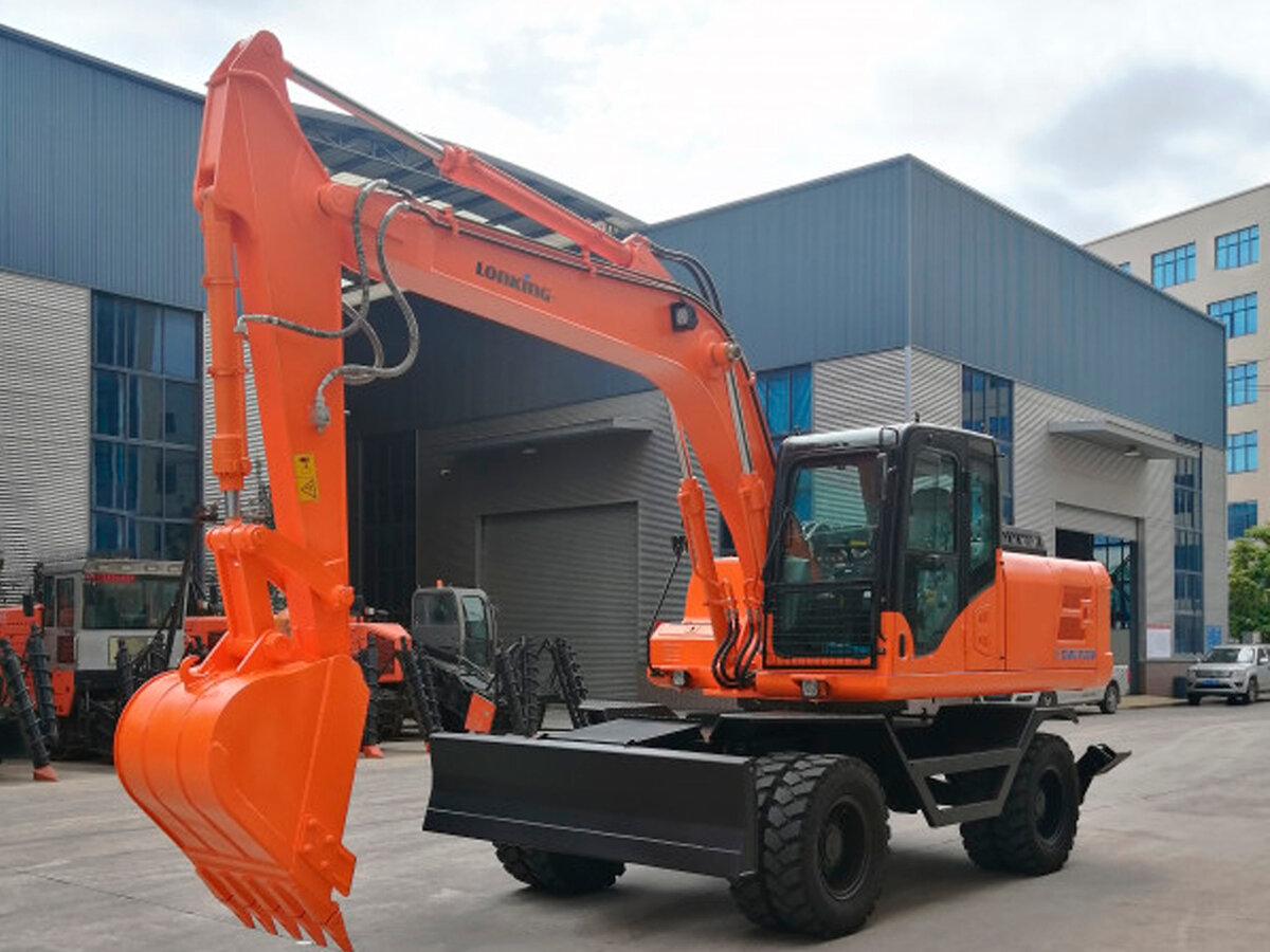 Купить новый Lonking CDM6150 в Москве: оранжевый колёсный экскаватор ...