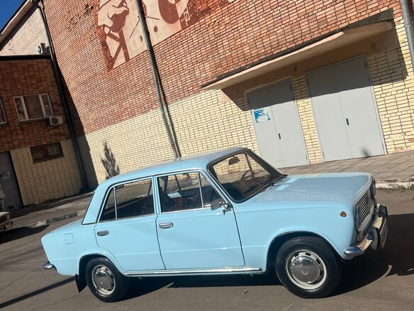 Купить б/у Lada (ВАЗ) 2101 1970-1988 1.2 MT (59 л.с.) бензин механика в Москве: голубой Лада ...