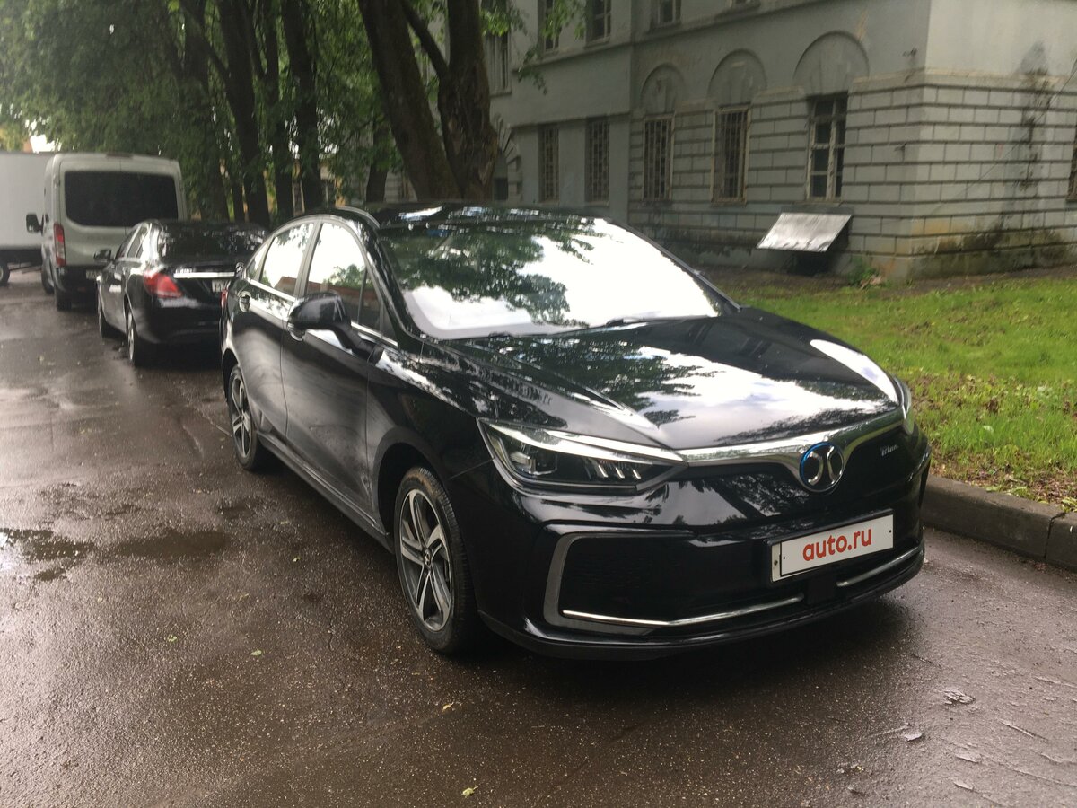 Купить б/у BAIC EU5 I R500 Electro AT (160.0 кВт) электро автомат в Москве: чёрный БАИК ЕУ5 I ...