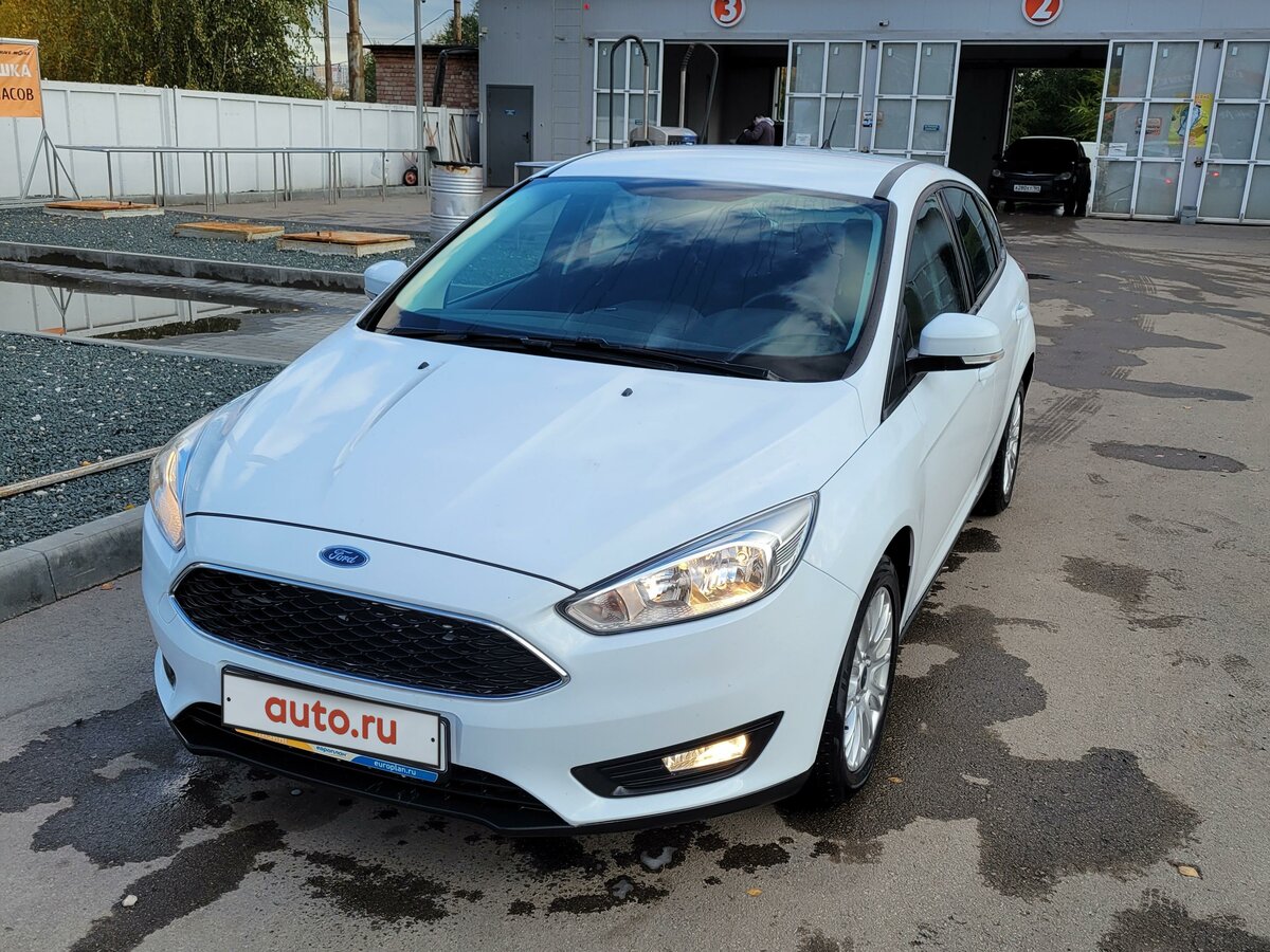 Купить б/у Ford Focus III Рестайлинг 1.6 AMT (105 л.с.) бензин робот в ...