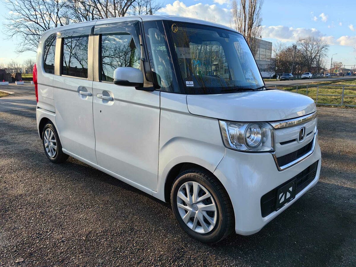 Купить б/у Honda N-BOX II 0.7 CVT (58 л.с.) бензин вариатор в Белореченске: белый Хонда н-бокс ...