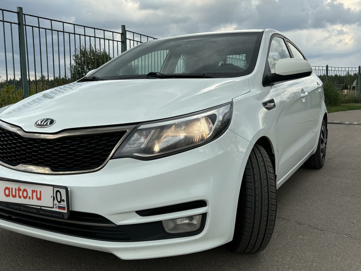 Купить б/у Kia Rio III Рестайлинг 1.6 AT (123 л.с.) бензин автомат в ...