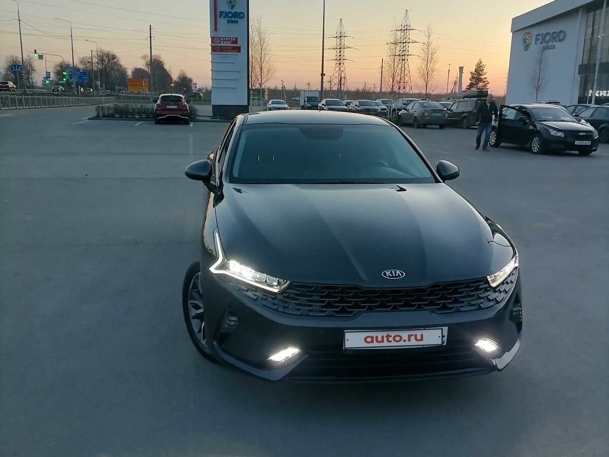 Купить б/у Kia K5 III 2.0 AT (150 л.с.) бензин автомат в Пскове: серый ...