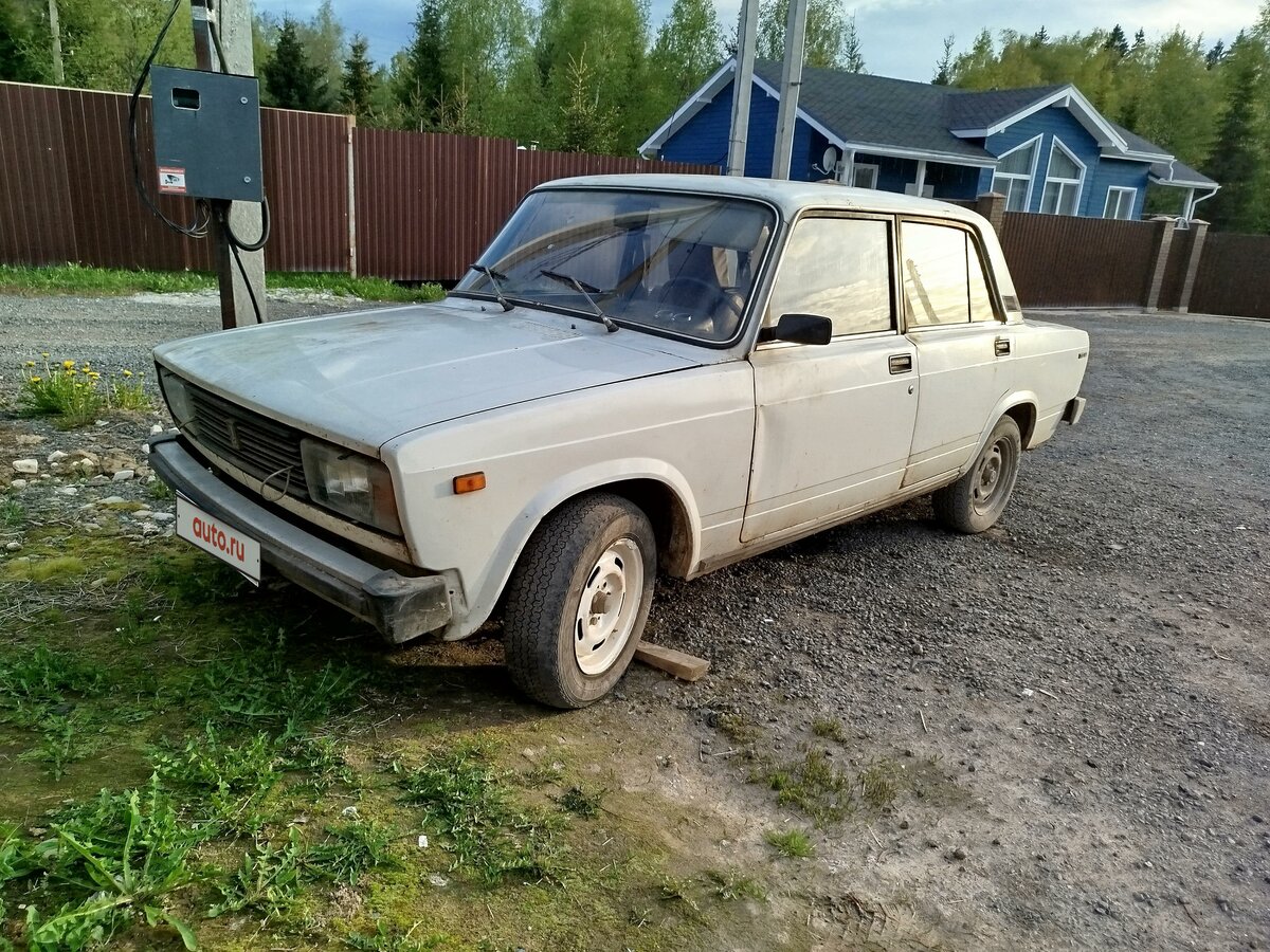Купить б/у Lada (ВАЗ) 2105 1979-2011 1.5 MT (71 л.с.) бензин механика в Москве: белый Лада 2105 ...