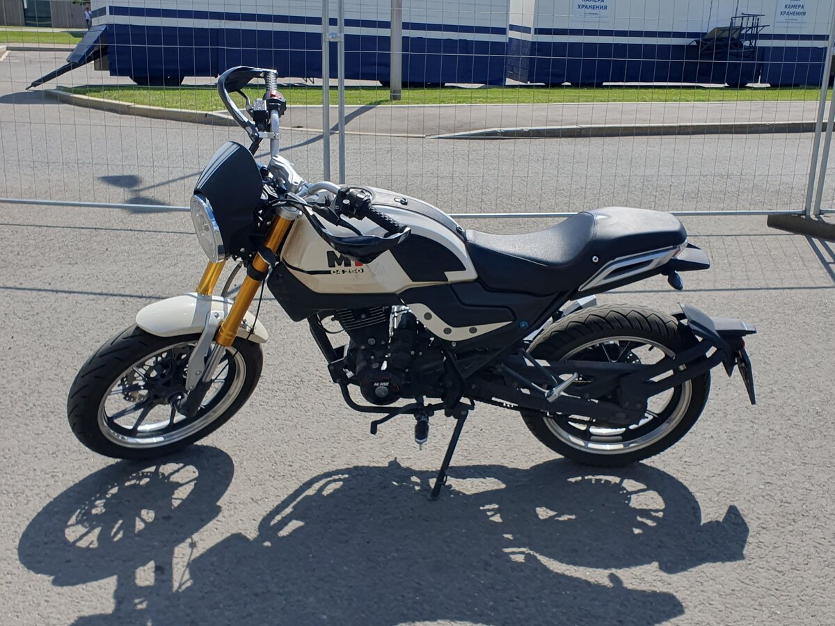 Купить б/у Minsk (Минск) C4 250 карбюратор 5 передач в Москве: белый naked bike 2022 года на ...