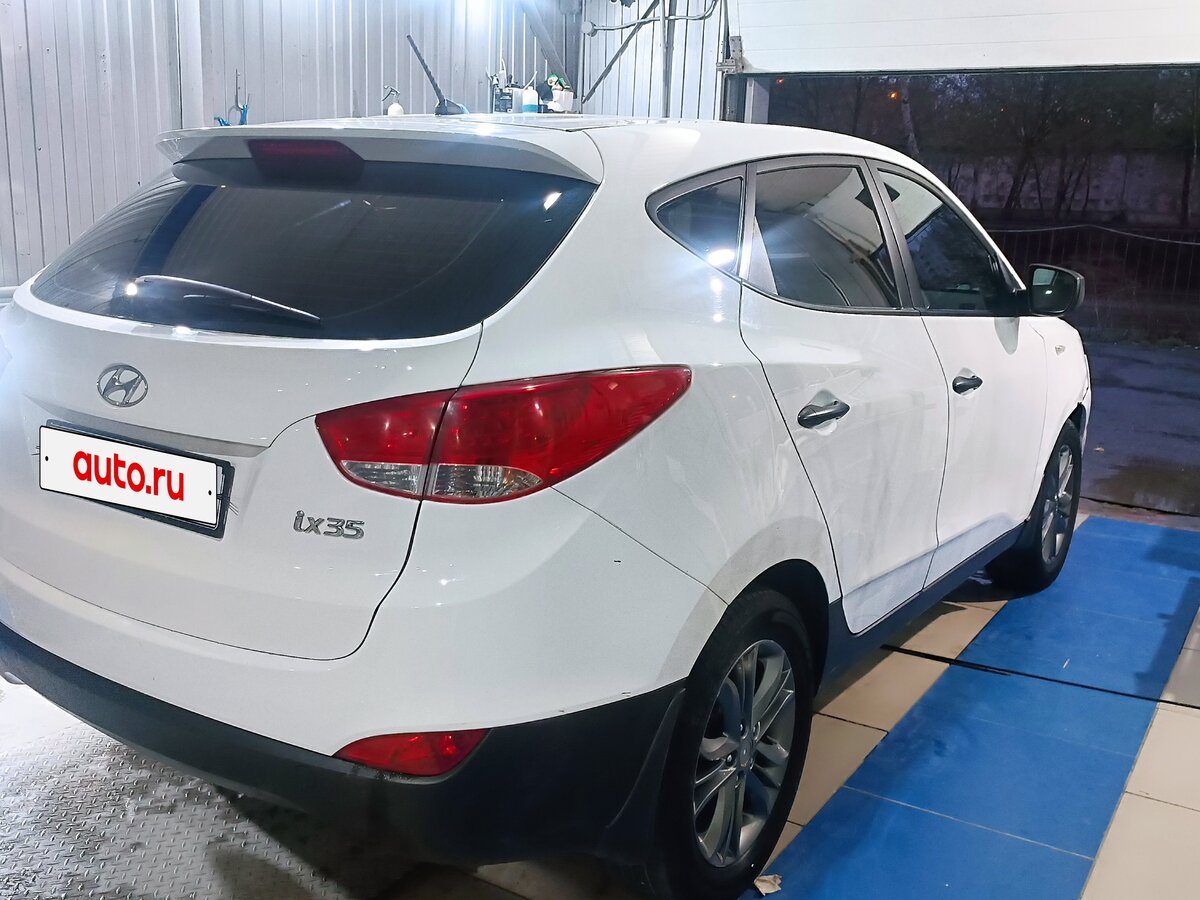 Купить б/у Hyundai ix35 I 2.0 AT (150 л.с.) бензин автомат в Екатеринбурге: белый Хендэ ix35 I ...