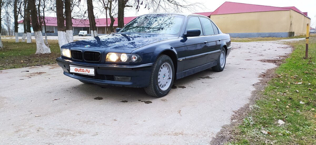 Купить б/у BMW 7 серии III (E38) 728i 2.8 AT (193 л.с.) бензин автомат в Грозном: синий БМВ 7 ...