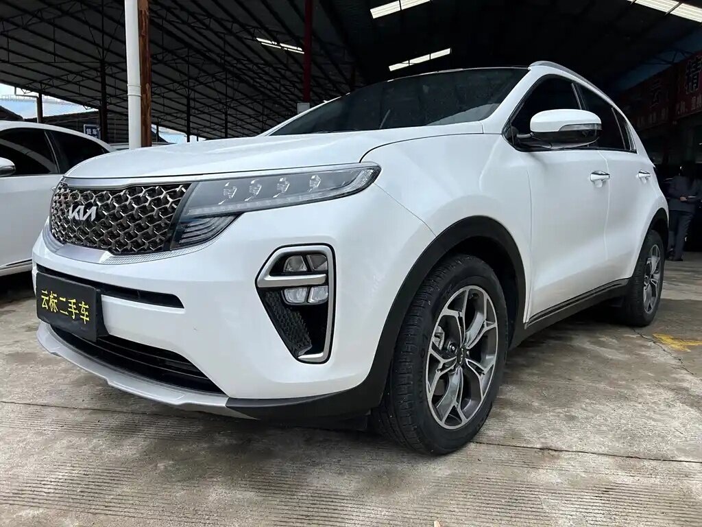 Купить б/у Kia KX5 I Рестайлинг 1.6 AMT (177 л.с.) бензин робот во Владивостоке: белый Киа ...