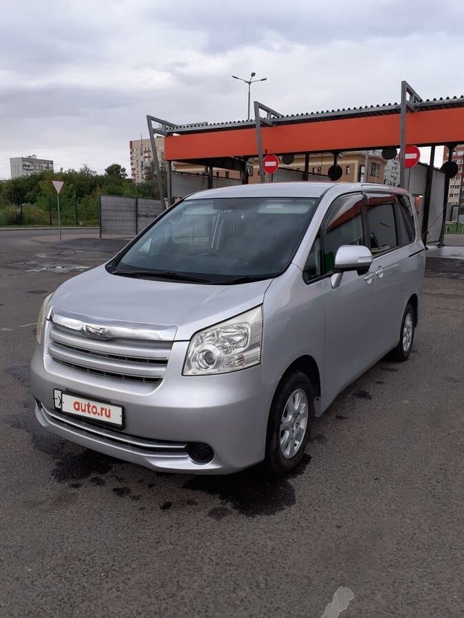 Купить б/у Toyota Noah II (R70) 2.0 CVT (158 л.с.) бензин вариатор в ...