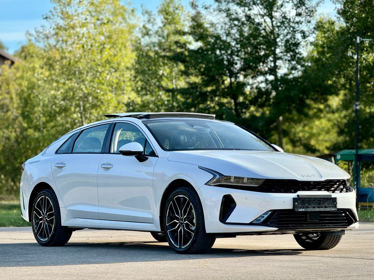 Купить б/у Kia K5 III 2.0 AT (240 л.с.) бензин автомат в Самаре: белый Киа к5 III седан 2024 ...