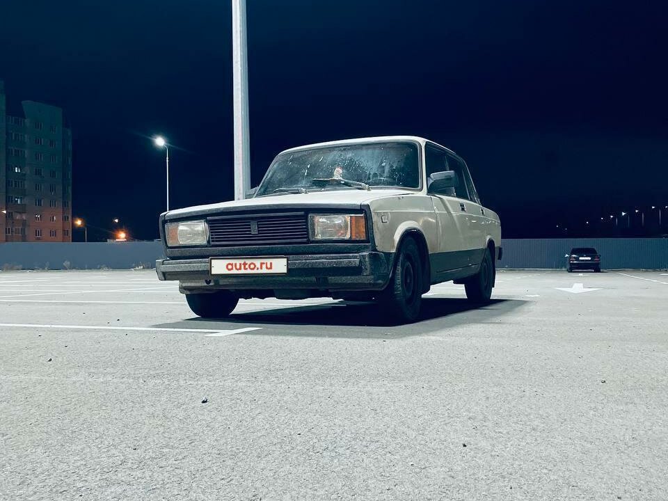 Купить б/у Lada (ВАЗ) 2105 1979-2011 1.5 MT (71 л.с.) бензин механика в Воронеже: бежевый Лада ...