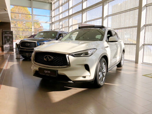 Купить новый Infiniti QX50 II 2.0 CVT (249 л.с.) 4WD бензин вариатор в Москве: белый Инфинити ку ...