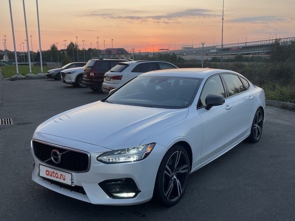 Купить б/у Volvo S90 II 2.0 AT (310 л.с.) 4WD бензин автомат в Москве: белый Вольво S90 II седан ...