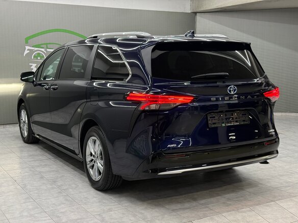 Купить б/у Toyota Sienna IV 2.5hyb AT (245 л.с.) 4WD гибрид автомат в ...