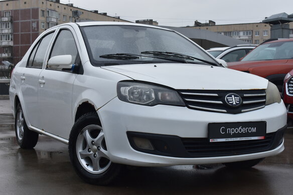 Купить б/у FAW V5 2012-2017 1.5 MT (102 л.с.) бензин механика в Санкт-Петербурге: белый ФАВ в5 ...