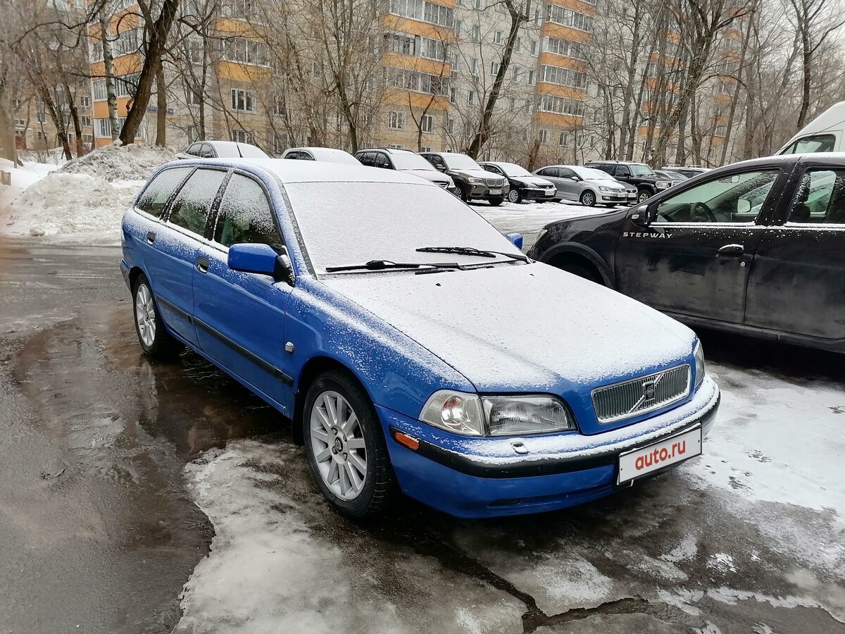 Купить б/у Volvo V40 I Рестайлинг 1.8 MT (122 л.с.) бензин механика в Москве: синий Вольво V40 I ...