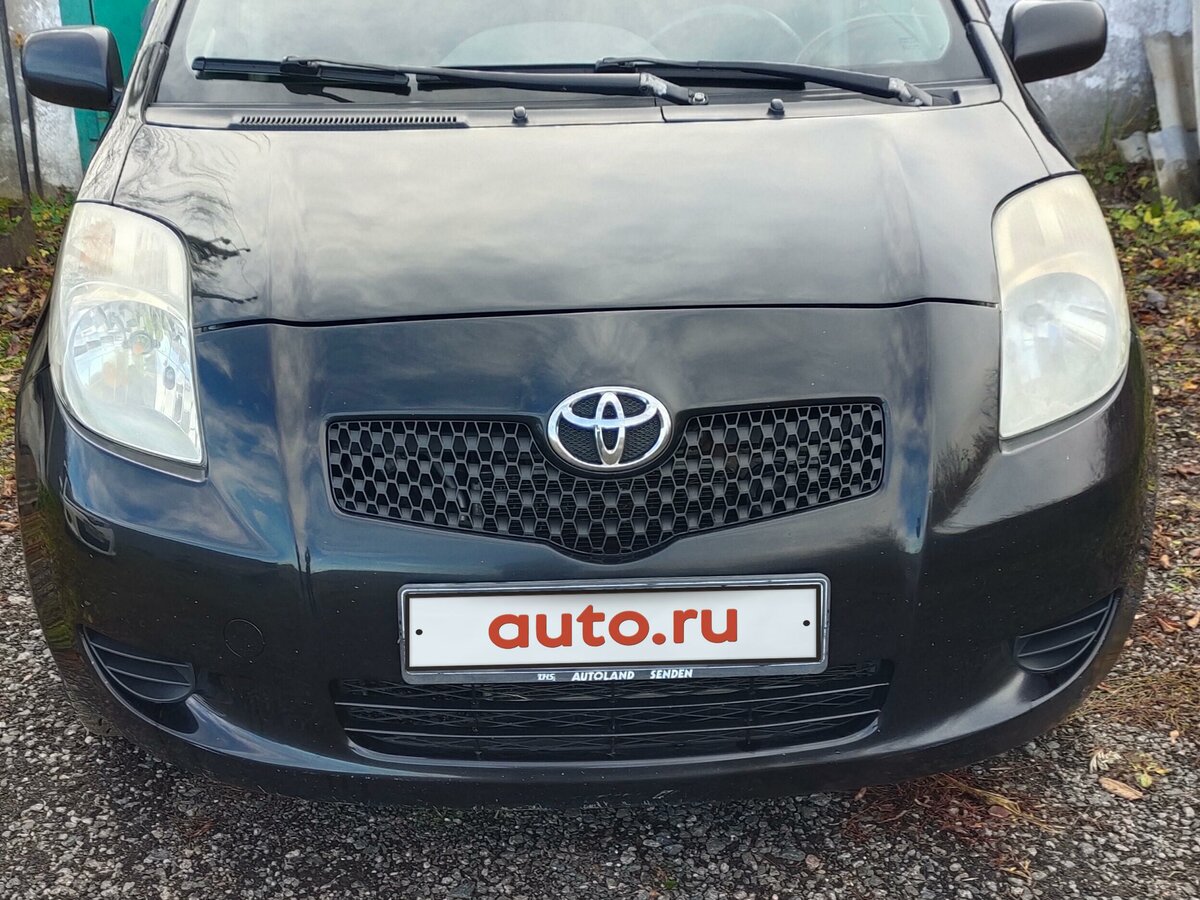 Купить б/у Toyota Yaris II 1.0 MT (69 л.с.) бензин механика в Сафоново ...
