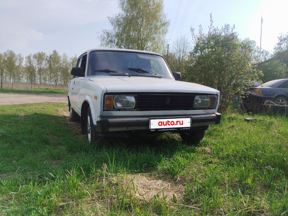 Купить б/у Lada (ВАЗ) 2105 1979-2011 1.5 MT (71 л.с.) бензин механика в Зеленине: белый Лада ...