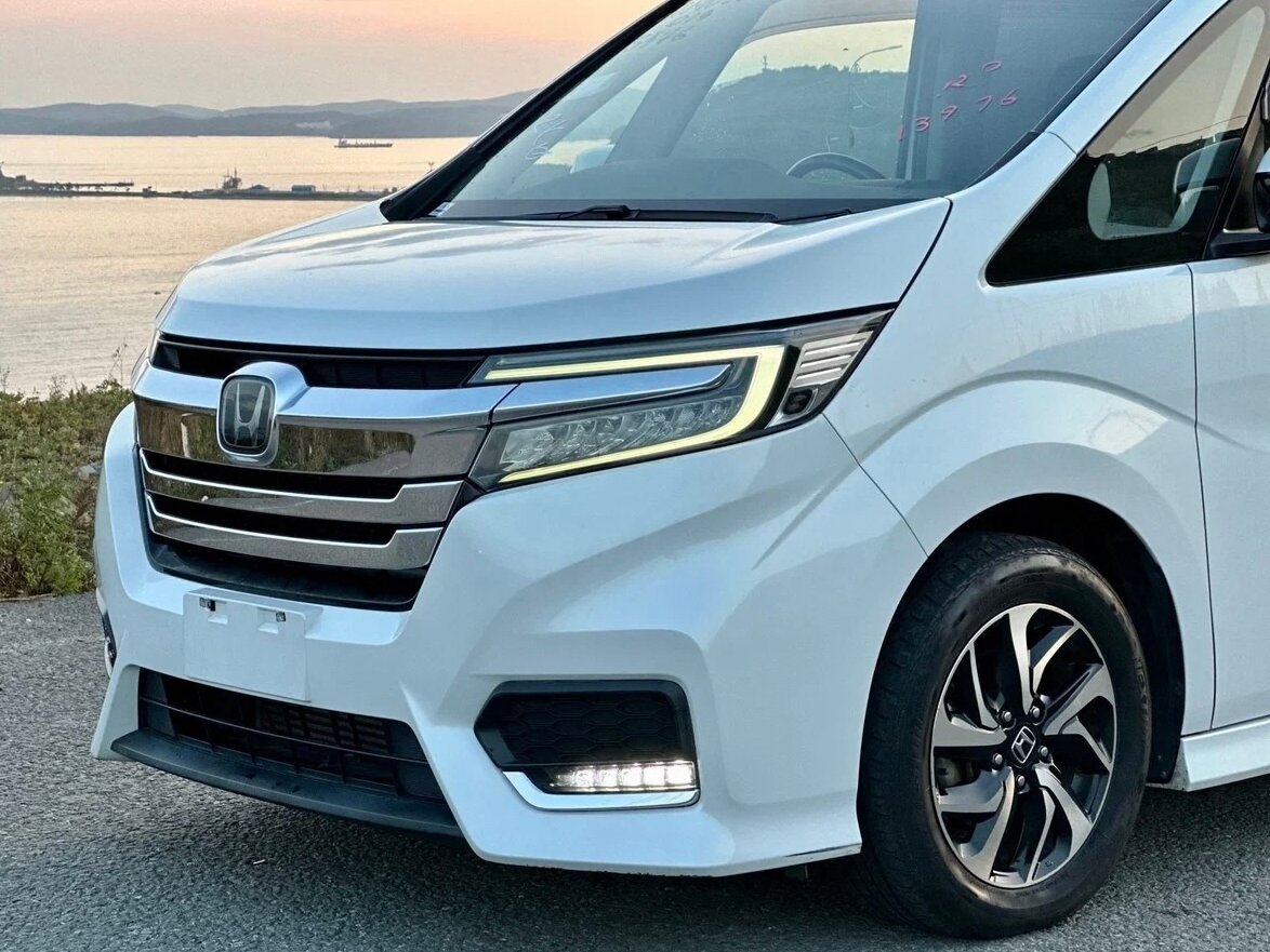 Купить б/у Honda Stepwgn V Рестайлинг Spada 1.5 CVT (150 л.с.) бензин ...