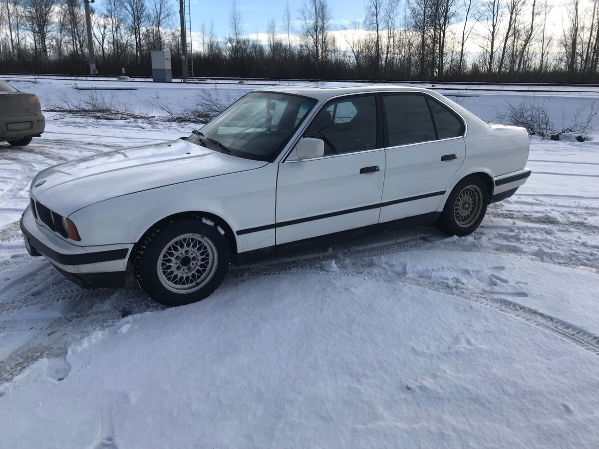 Купить б/у BMW 5 серии III (E34) 520i 2.0 MT (129 л.с.) бензин механика ...