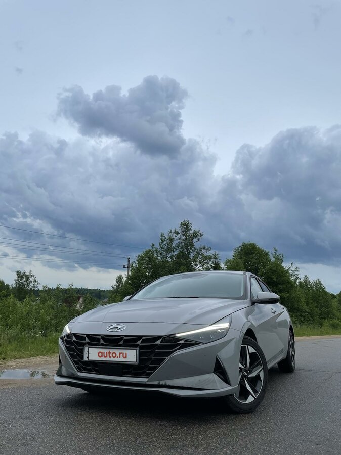 Купить б/у Hyundai Elantra VII (CN7) 1.6 AT (128 л.с.) бензин автомат в Москве: серый Хендай ...