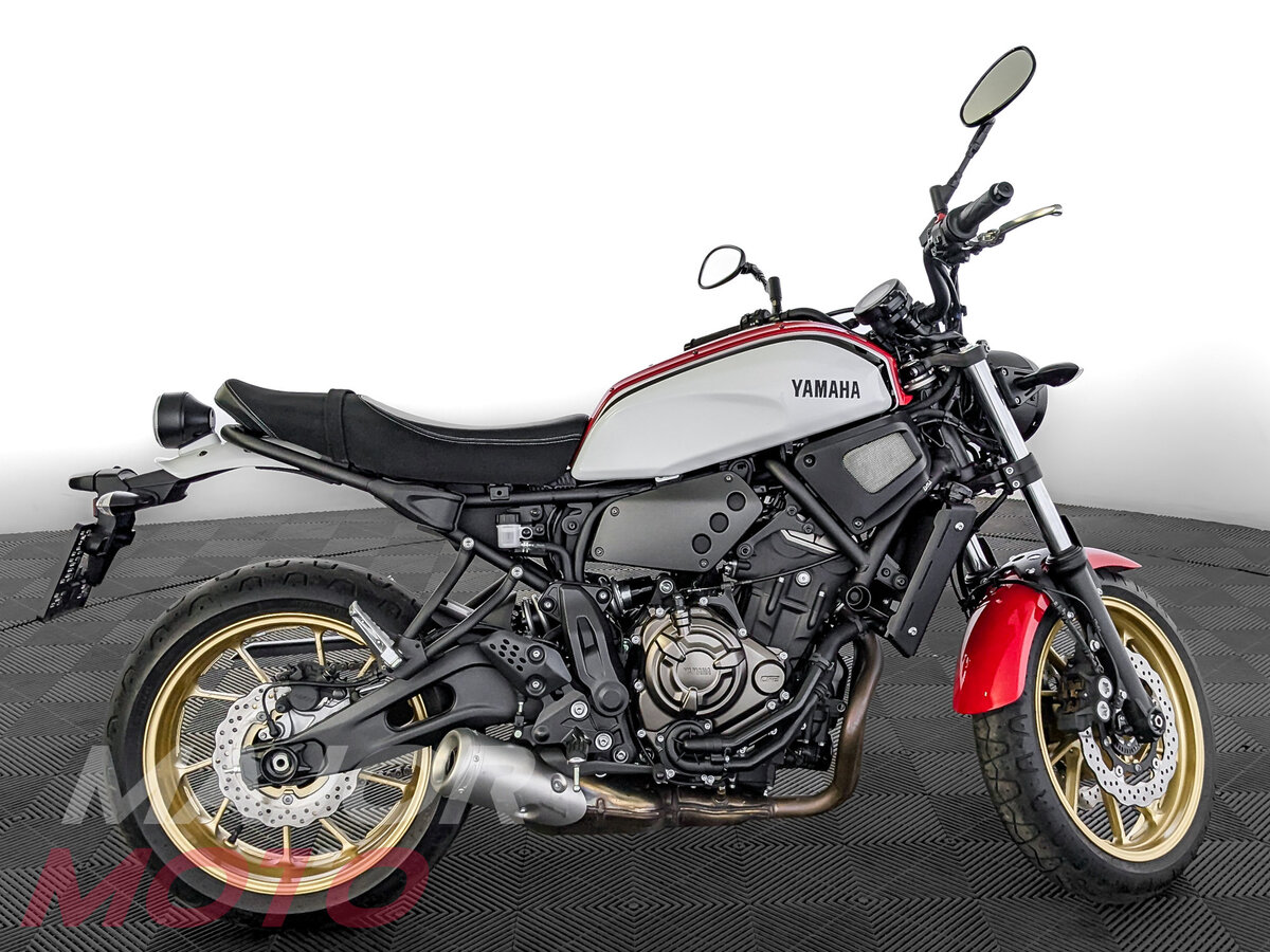 Купить б/у Yamaha XSR700 инжектор 6 передач в Красногорске: красный naked bike 2021 года по цене ...