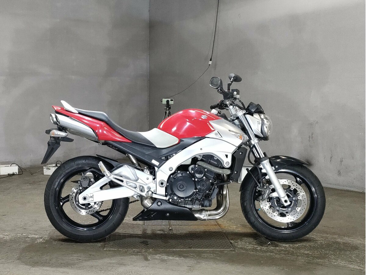 Купить б/у Suzuki GSR 400 инжектор 6 передач во Владивостоке: красный дорожный 2007 года по цене ...