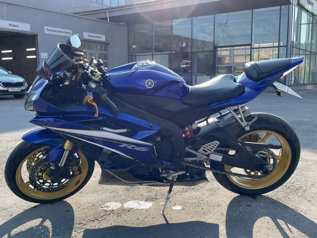 Купить б/у Yamaha YZF-R6 инжектор 6 передач в Луге: синий супер-спорт ...