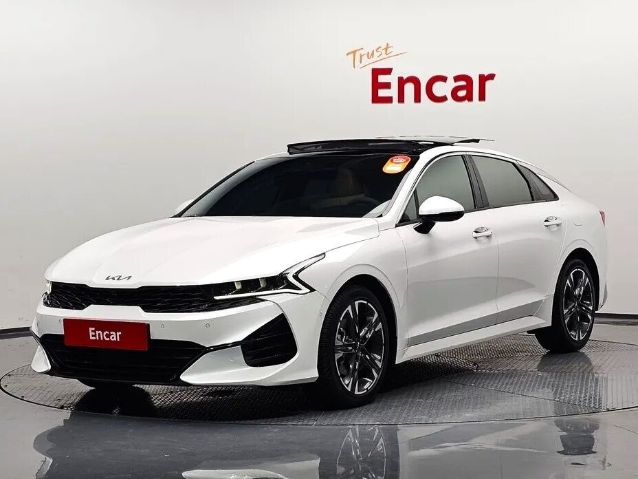 Купить б/у Kia K5 III 2.0 AT (240 л.с.) бензин автомат во Владивостоке: белый Киа к5 III седан ...