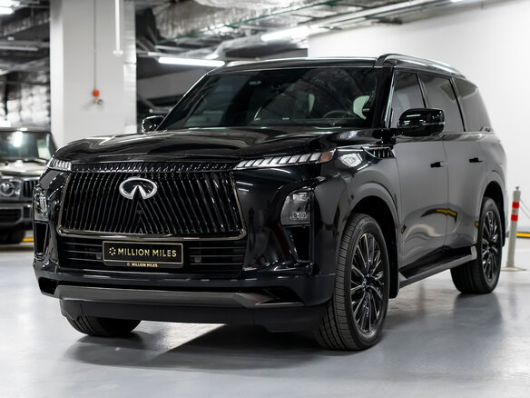 Купить новый Infiniti QX80 II 3.5 AT (450 л.с.) 4WD бензин автомат в Москве: серый Инфинити ку ...
