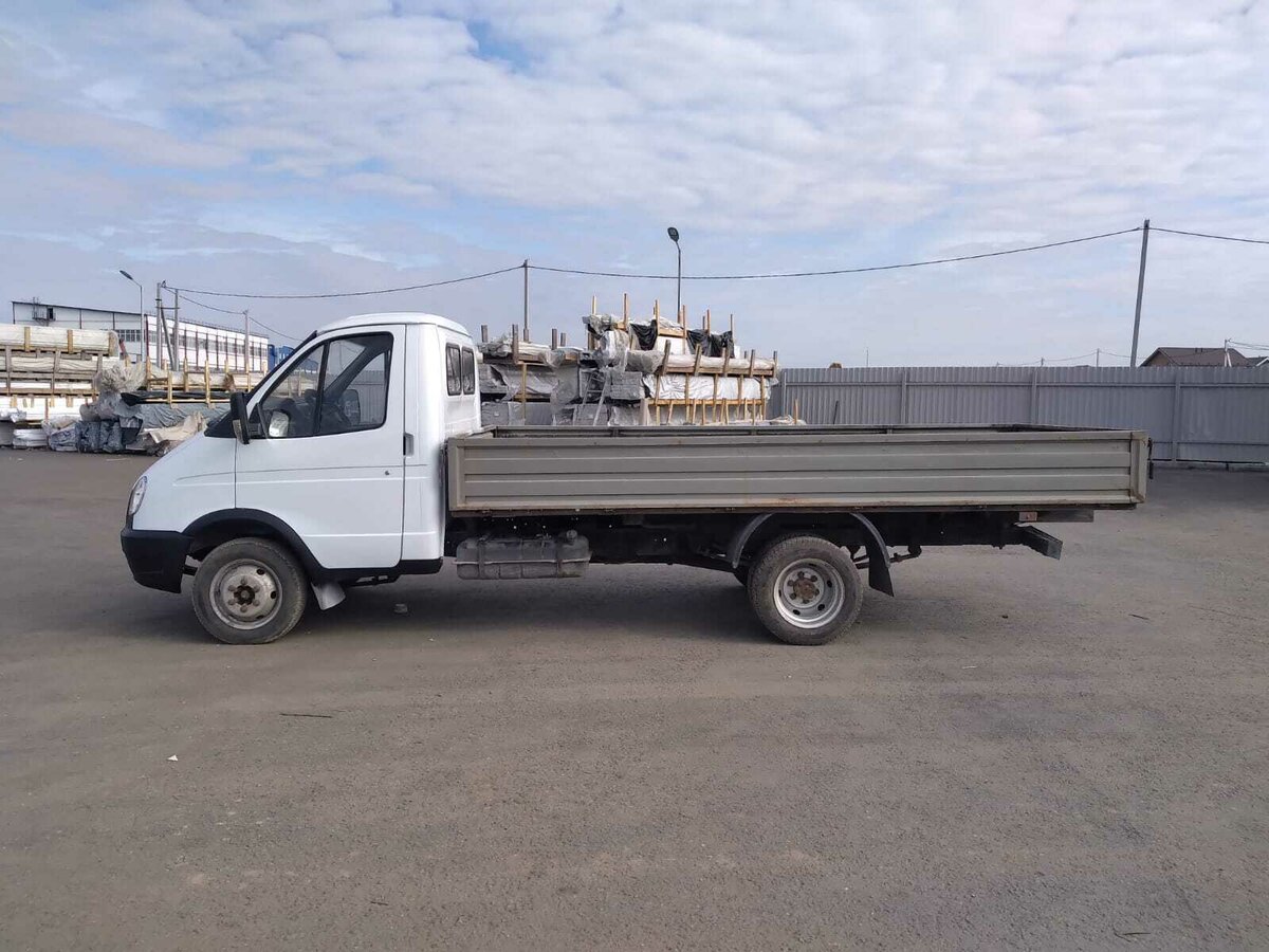 Купить б/у ГАЗ ГАЗель (3302) бензин механика в Осееве: белый бортовой грузовик 2014 года на Авто ...