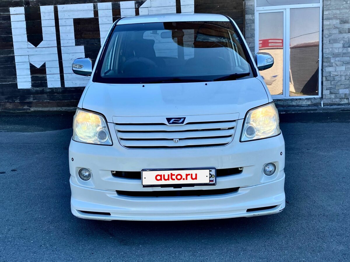 Купить б/у Toyota Noah I (R60) 2.0 AT (152 л.с.) бензин автомат в ...