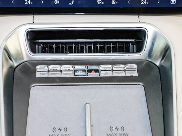 Купить б/у Denza N9 2024-2025 2.0hyb CVT (925 л.с.) 4WD гибрид вариатор в Иванове: чёрный Денза ...