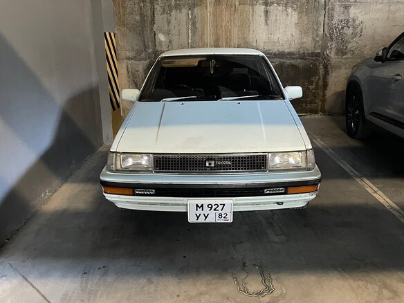 Купить б/у Toyota Corolla V (E80) 1.6 MT (73 л.с.) бензин механика в Ялте: белый Тойота Королла ...