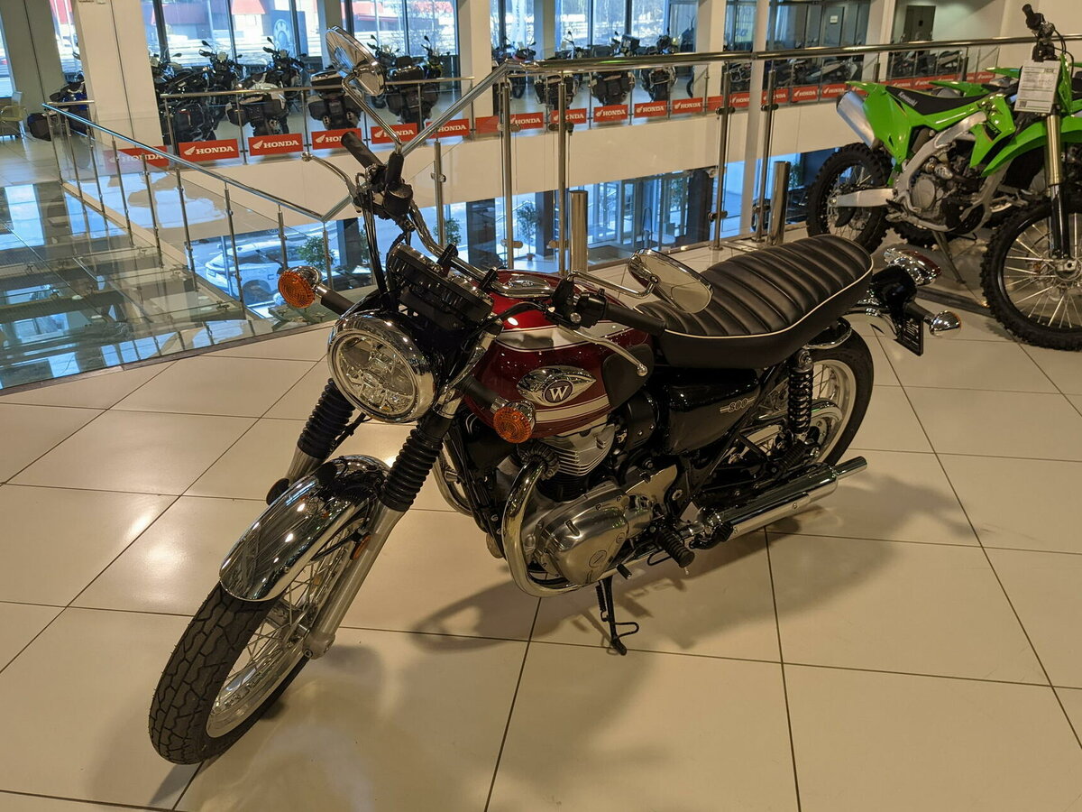 Купить б/у Kawasaki W 800 инжектор 5 передач в Красногорске: красный классик 2021 года на Авто ...