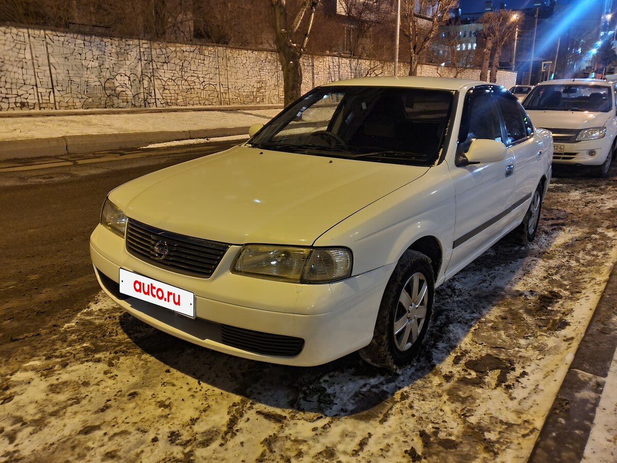 Купить б/у Nissan Sunny B15 1.5 AT (105 л.с.) бензин автомат в Красноярске: белый Ниссан Санни ...