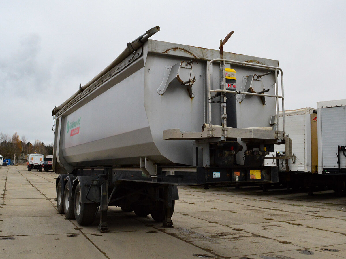 Купить б/у Grunwald Полуприцеп самосвальный в Москве: серый полуприцеп ...