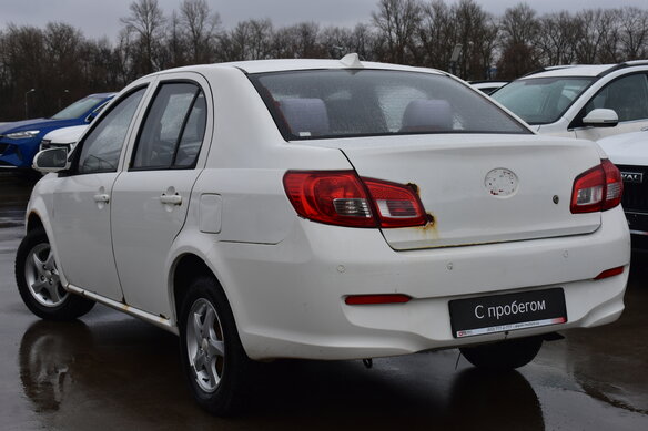 Купить б/у FAW V5 2012-2017 1.5 MT (102 л.с.) бензин механика в Санкт-Петербурге: белый ФАВ в5 ...