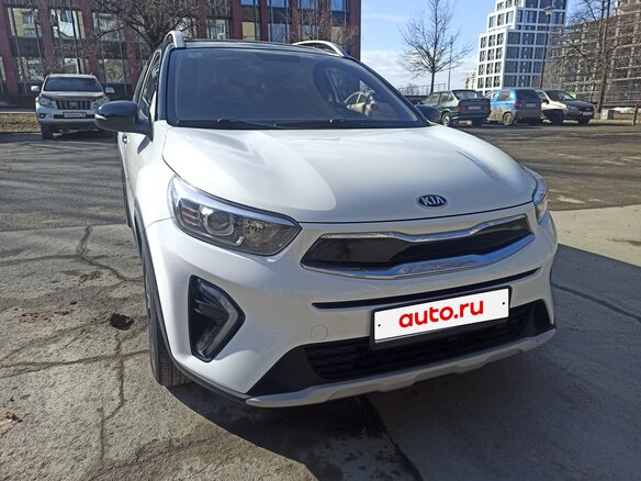 Купить б/у Kia KX1 2018-2025 1.4 AT (100 л.с.) бензин автомат в Ижевске: белый Киа КаИкс1 2020 ...